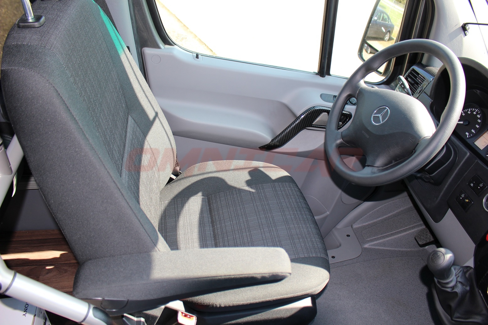 Neuer Kleinbus Mercedes Sprinter 519CDI Tourismus Luxus 21 Sitze Plätze