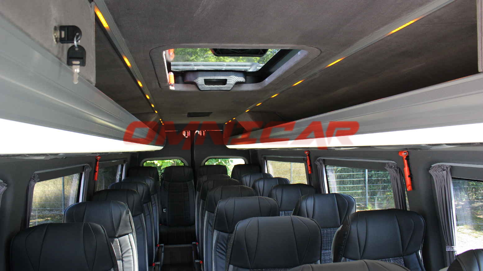 Minibus 24 places extra long 190PS boite automatique Peinture métallique